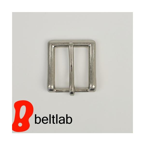 35mm幅のベルトに使える、シルバーカラーのバックル。お手持ちのベルトのバックルと交換できる、バックル単体での販売です。スペック・適応:ベルト幅35mm・種類 :ハーネスバックル・素材:亜鉛合金・サイズ:W 56mm × H 52mm・重量...