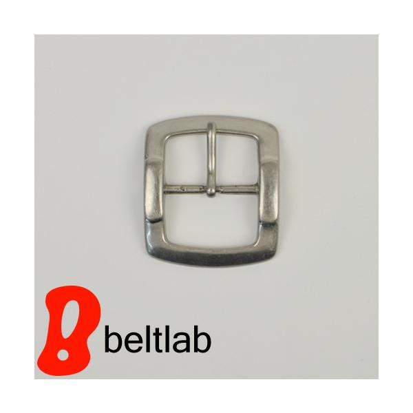 35mm幅のベルトに使える、シルバーカラーのバックル。お手持ちのベルトのバックルと交換できる、バックル単体での販売です。スペック・適応:ベルト幅35mm・種類 :ギャリソンバックル・素材:亜鉛合金・サイズ:W 61mm × H 55mm・重...