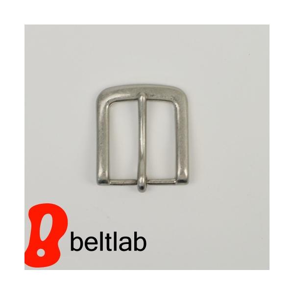 35mm幅のベルトに使える、シルバーカラーのバックル。お手持ちのベルトのバックルと交換できる、バックル単体での販売です。スペック・適応:ベルト幅35mm・種類 :ハーネスバックル・素材:亜鉛合金・サイズ:W 55mm × H 51mm・重量...