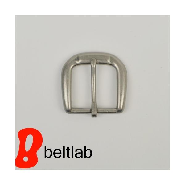 35mm幅のベルトに使える、シルバーカラーのバックル。お手持ちのベルトのバックルと交換できる、バックル単体での販売です。スペック・適応:ベルト幅35mm・種類 :ハーネスバックル・素材:亜鉛合金・サイズ:W 49mm × H 51mm・重量...