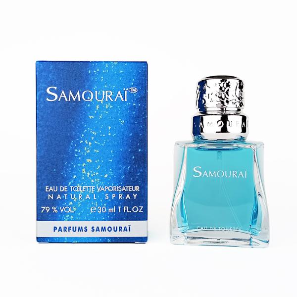 ■ブランド:　アランドロン■商品名:　アランドロン サムライ■容量:　30ml■商品説明: アラン・ドロンが日本に恋してオードトワレを発表。 カミシモを想像させる独特のボトルの中身はフレッシュなセミ・オリエンタル。 ジャスミンやローズで始ま...