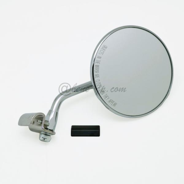 FAR製　カウルミラーフロントのレッグシールド部分に取り付けが可能なタイプのミラーです。レッグシールドへの取り付けがボルトにより直接固定するタイプです。装着の際には、付属の黒いプラスティックの部品を使って固定します。ミラーヘッドには、位置の...