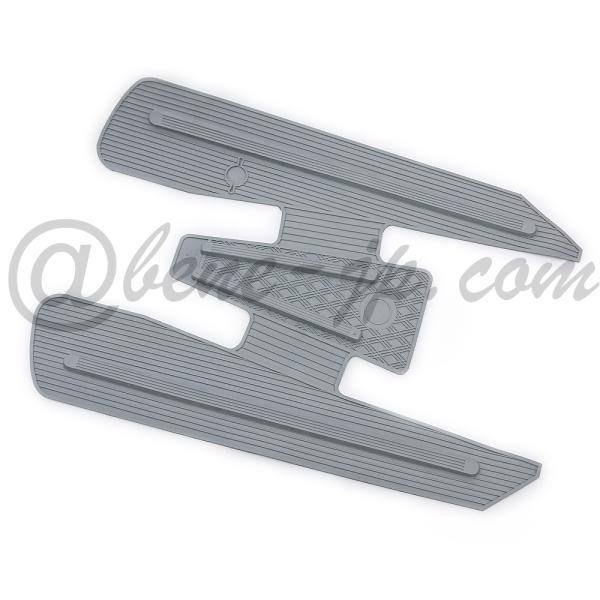 フロアマット　Grey　Vespa 50/100/125社外品のFA Italia製リアブレーキペダルの部分っは穴が開いていない場合がありますので、その際には取り除いてください。センターにレールがあるVespa 50S/90/100用ですが...