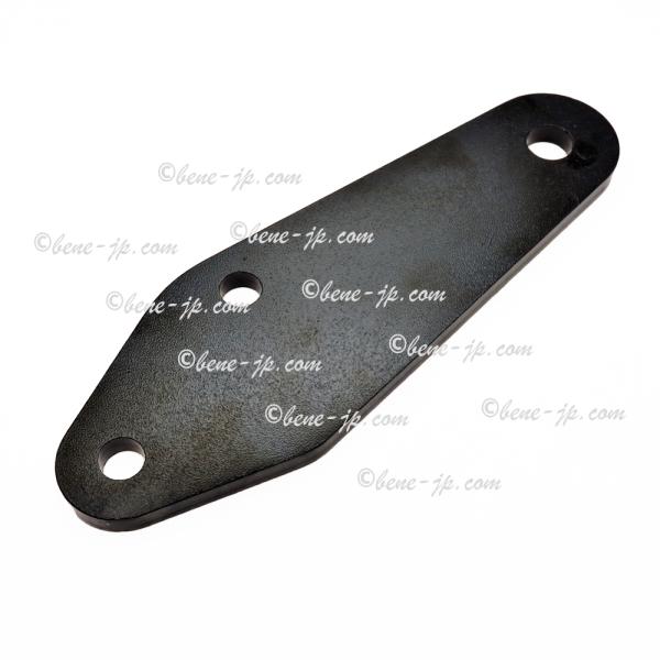 ミラーブラケット　ブラック（右、ブレーキ側用）Vespa PXFL/E-3用/LML ディスクブレーキ用従来のブラケットではブレーキのマスターシリンダーに干渉していましたが、これは長さを伸ばし、干渉しないようにしているブラケットになります。...