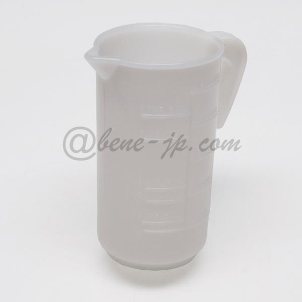 2ストオイル用　軽量カップ（２％）　Vespaの混合ガソリンの２STオイルを計量する時に使用します。計量カップにガソリンの量に対してのオイル量の目印が記載されています。例；タンクにガソリンを３L入れた場合は、軽量カップの３の所までに２STオ...