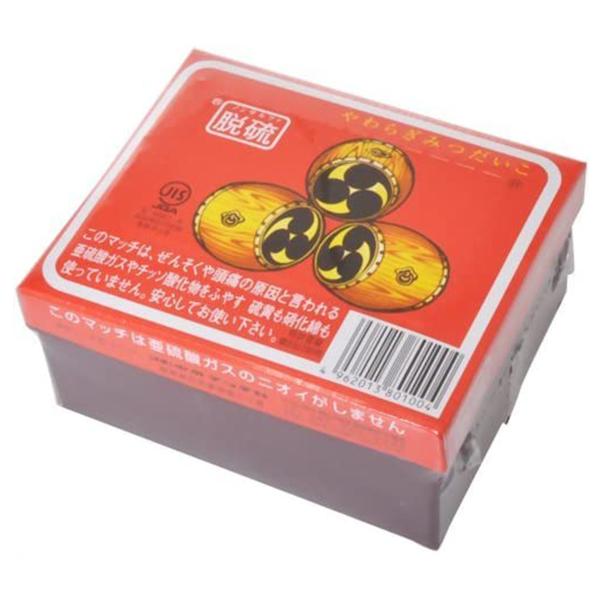 特徴「やわらぎみつだいこ 脱硫 家庭型マッチ 1箱」は、亜硫酸ガスのにおいがしないマッチです。ぜんそくや頭痛の原因と言われる亜硫酸ガスやチッソ酸化物をふやす硫黄も硝化綿も使っていませんので安心してお使いいただけます。トイレのあとのにおい消し...