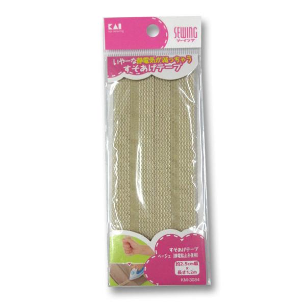 特徴： ●静電防止糸使用すそあげテープ。アイロンで簡単に接着できます。 ●スカート、スラックスやカーテンなどのサイズ直しに適しています。 ●ドライクリーニング、水洗いができます。 ●カラー：ベージュ  使用方法： (1)テープは必要分よりも...
