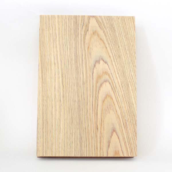 朱印帳御朱印帳 御城印帳 ヒノキ 板目 サイズ W110mm×H160mm奉書紙 24折 スタンプ帳 48面タイプ ラオス産 桧樹齢300年以上のラオス産ヒノキ油を沢山含んだ桧ですので手に取った時、乾燥した木材とは思えない、しっとり感が感じ...