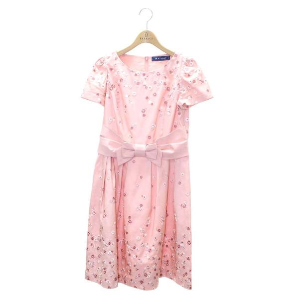 エムズグレイシー 521530 ワンピース 38 ピンク フラワーモチーフ リボン■ブランドエムズグレイシー■ジャンルワンピース/ドレス■性別タイプレディース■表記サイズ38■実寸サイズ総丈: 約93cm肩幅: 約33cm身幅: 約41cm...