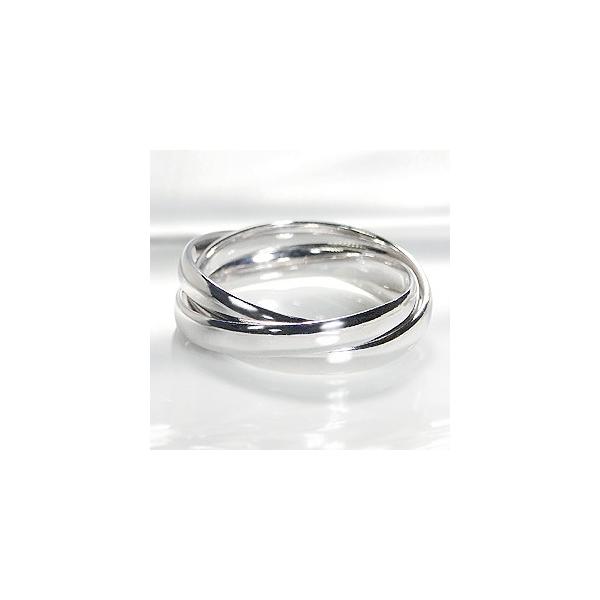 ☆高級感のあるプラチナの輝きをいかした、甲丸3連リング。 なめらかに艶めく曲線美！交差した３本のゴールドラインが手元を明るく魅せ、優しい印象に…♪シーンを選ばないスタイリッシュさが、オシャレのアクセントとしてぴったりなアイテム！ どんなスタ...