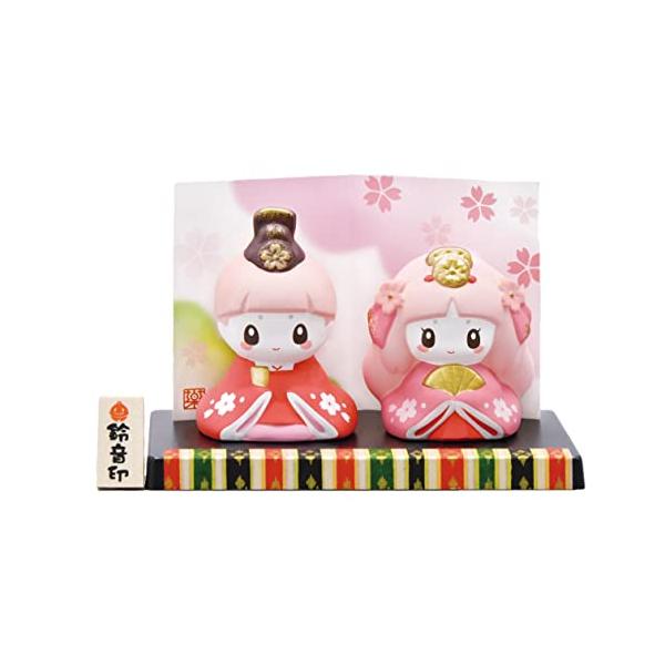 【ご購入後の当店からの連絡はご登録のメールアドレスに通知いたします。必ずご確認ください】サイズ:男雛:全長7ｃｍ 女雛:全長6ｃｍ材質:陶器女の子の健康と成長を願い飾るお雛人形。スペースを問わず、気軽に生活の中に飾って頂ける小さな雛はお子様...