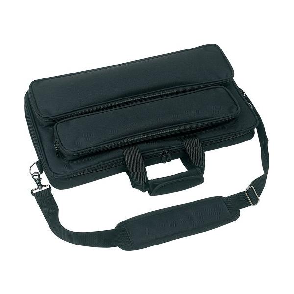 【ご購入後の当店からの連絡はご登録のメールアドレスに通知いたします。必ずご確認ください】エフェクターやMTR、ミニキーボード等が収納可能なギグケース。肩掛け・手さげに対応し、持ち運びの際にも便利。小物を収納できるポケットや、内側のサイズを調...