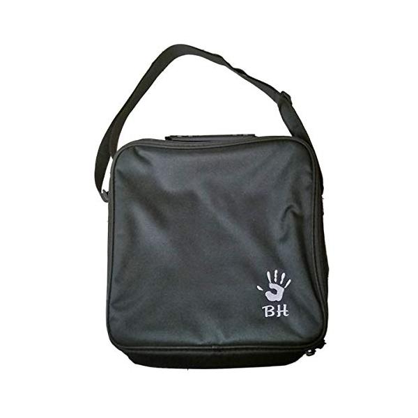 【ご購入後の当店からの連絡はご登録のメールアドレスに通知いたします。必ずご確認ください】【商品概要】ボスハンズ トラベルカホン 専用ケースサイズ：約31cm×31cm(内寸)　高さ:約6cm(内寸)　重量：340gショルダー付で持ち運びが更...