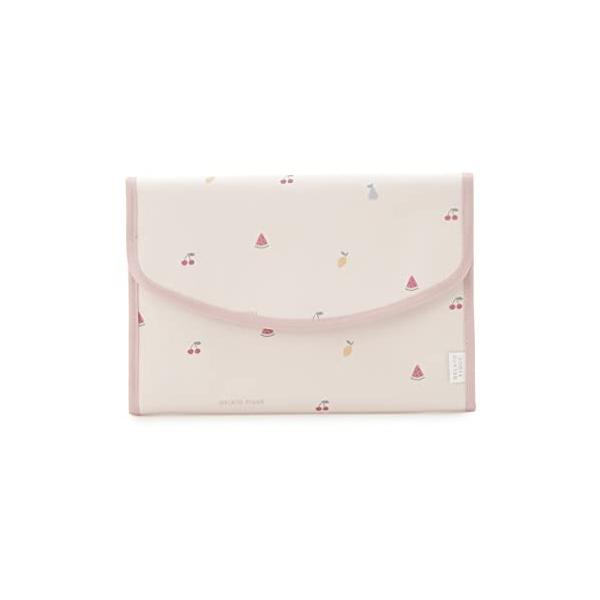 【ご購入後の当店からの連絡はご登録のメールアドレスに通知いたします。必ずご確認ください】【商品概要】【商品説明】【厚み調整ができて使いやすいちびフルーツ柄母子手帳ケースMサイズ】【Fabric】表地はコーティング加工したコットン生地を使用、...