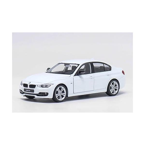 【ご購入後の当店からの連絡はご登録のメールアドレスに通知いたします。必ずご確認ください】【商品概要】Welly(ウィリー) 社製 1/24スケールシリーズカラー：ホワイト塗装済み完成品。エクステリアやインテリアのデザイン、色合い、ロゴなどが...