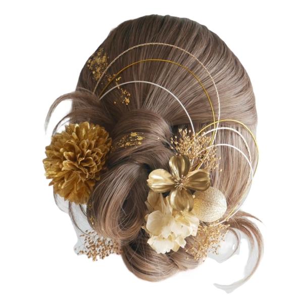 【ご購入後の当店からの連絡はご登録のメールアドレスに通知いたします。必ずご確認ください】【商品概要】ゴールドのマムに水引、和玉、ドライフラワーを合わせた髪飾りです。??パーツ詳細??ドライフラワー　4パーツ、 アートフラワー　2パーツ、 和...