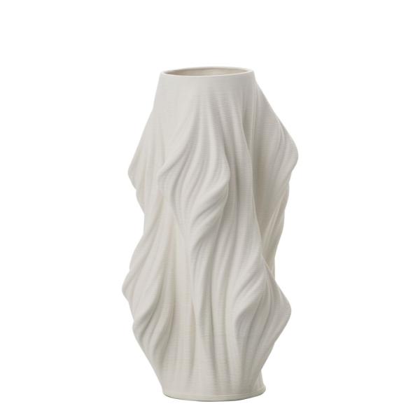 ●クレイのフラワーベース。相対するイメージを取り入れ、 新しい繋がりを生み出す多彩なデザインのアイテムが揃いました。■製品情報材質  ストーンウェア / 練り込みサイズ  幅18cm 奥行き18cm 高さ34cm 口径9.5cm備考 ※デジ...