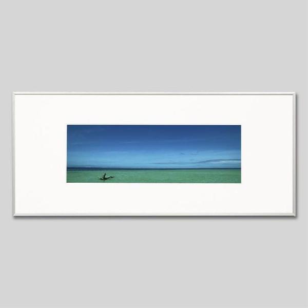 写真家によってオリジナルで撮影された、本格ピクチャーアート「IGREBOW」。IGREBOWの写真は全て撮り下ろし、プリントも写真家の手によって制作されたオリジナルプリントです。この作品はニューカレドニア グランデール島ポイプ 遠浅のビーチ...