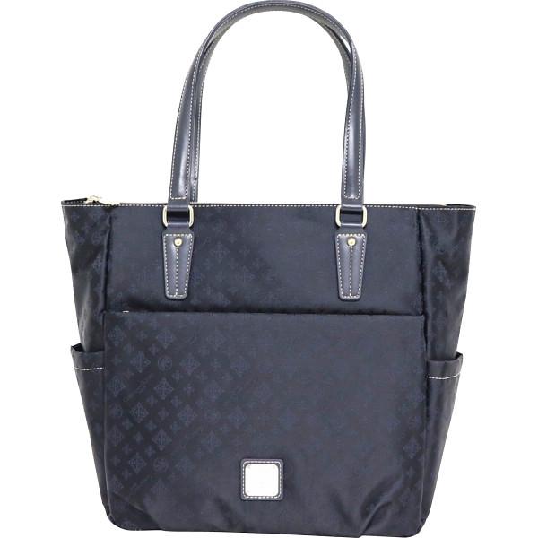 <のし対応・ラッピング包装紙対応・選べるギフトカード・送料無料>大切な方への贈り物に、ご自身へのご褒美に。●クリスチャンオリビエ定番のモノグラム柄、はっ水加工のA4サイズ対応のトートバッグ。前側のファスナーポケットは段ポケット仕...