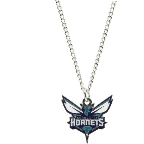 ・The Team Logo Pendant is here to make your game day look go from "meh" to "wow!"・Shaped like your favorite team's logo-...