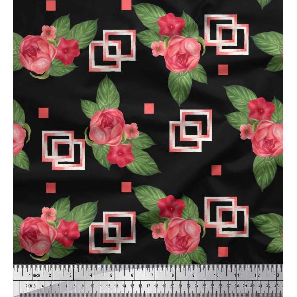 Soimoi（ソイモイ）のビスコースシフォン生地。スクエア・葉・花柄プリント・ブラック、幅約106cm（42インチ）のヤード売りです。糸番手30s×30s、重量55GSM。ビスコース素材の特有のなめらかさと上品な透け感で、エレガントなウェア...