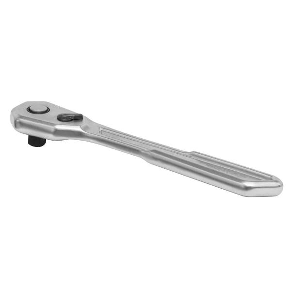 ・Premier Hand Toolsの包括的な範囲の1つで、毎日のプロの使用に適しています。・マイクロサテン仕上げの硬化・強化クロムバナジウム鋼製。・薄型90歯ラチェット、超スリムなヘッドとハンドル。・フリップリバースとクイックリリースの...