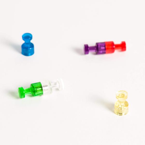 ・6 standard size push pins with clear pastic head and magnet on bottom・Push pin magnet is durable, long lasting, and is ...