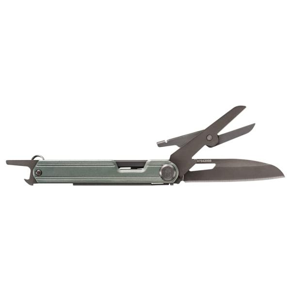 ・Easily accessible scissors work for snips, cuts and everything in between・Full 2.5 plain edge blade that can be accesse...