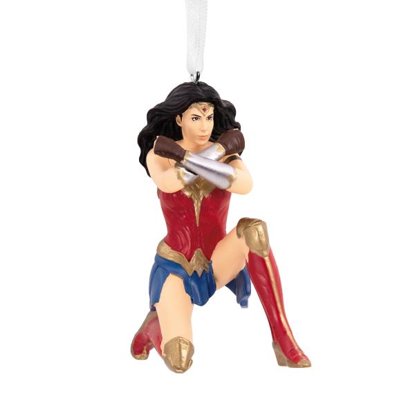 ・Save the world-and the holidays-with Wonder Woman! This Hallmark Christmas ornament features the Super Hero in a powerf...