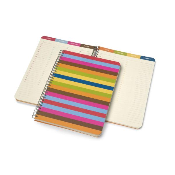 ・?? 8日間の日々の日記 - (BYU_J05) 当社の日記帳はハードバックカバーでワイヤー綴じられています。 一年を通してあなたを長持ちし、今後何年も記念品として使える高品質の外観と感触をデザインしました。・?? 1週間ごとに52個のス...