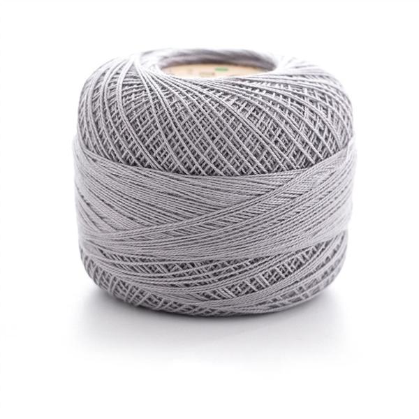 ・素材：シルク混コットンライン。1玉50gの細めのコットンヤーンです。・鮮やかな発色でニット・かぎ針編みの多色使い作品に最適。花モチーフ・グラニースクエア・帽子・ポンポンなどに活用できます。・手洗いまたは機械洗い可能（初期水温40℃以下）。...