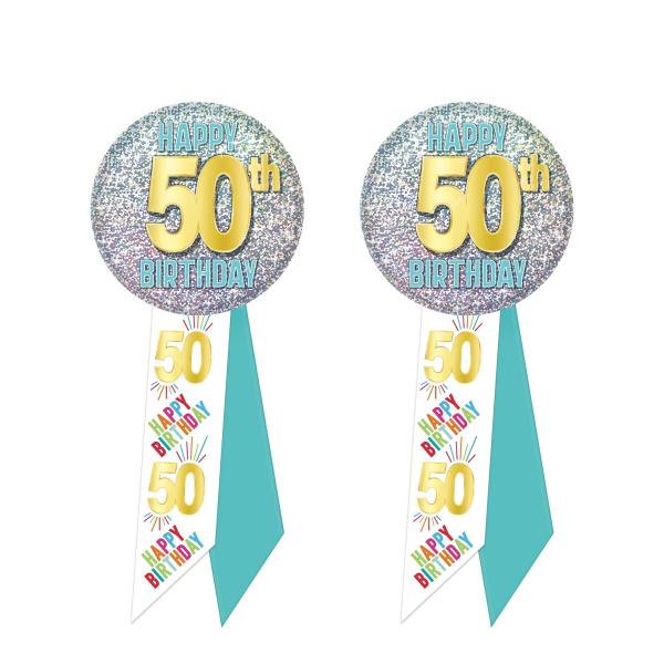 ・米国製。・内容:Happy 50th Birthdayボタンロゼット2個入り。・高品質素材:耐久性のある厚紙にプリントされ、金属ボタンにUVコーティングが施され、ピンバッククロージャーとリボンテールが取り付けられています。各ボタンは直径2...