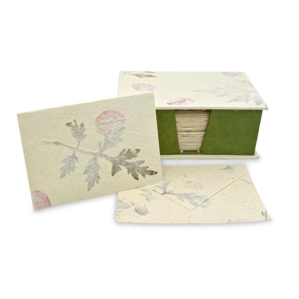 ・Handmade Vintage Set: 4x6 inch all-occasion cards (25 total) with accompanying envelopes made with beautiful bougainvil...