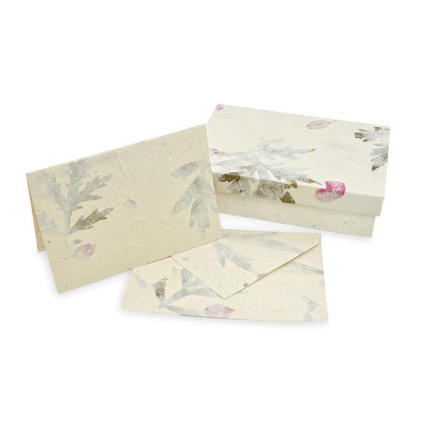 ・Handmade Vintage 15-Card Set: 4x6 inch all-occasion cards (15 total) with accompanying envelopes made with beautiful bo...