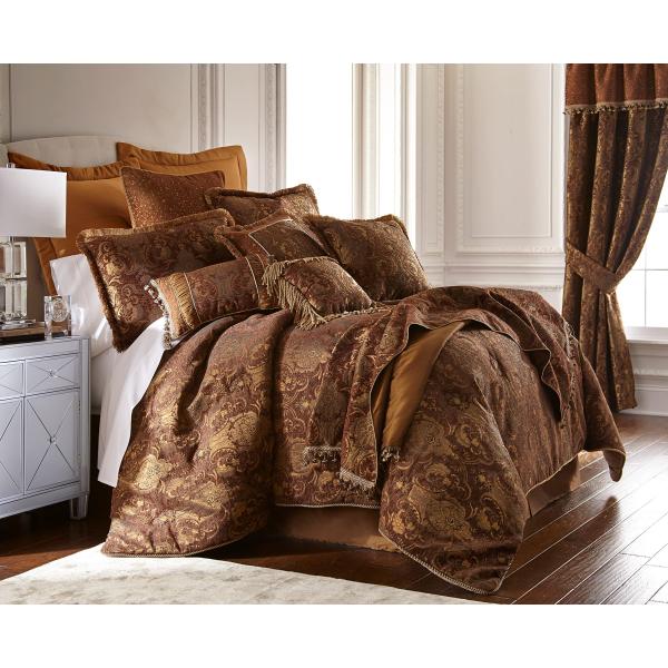 ・Bedding and pillows are made of 100% Polyester woven jacquard that makes it strong and wrinkle resistant. This set is d...