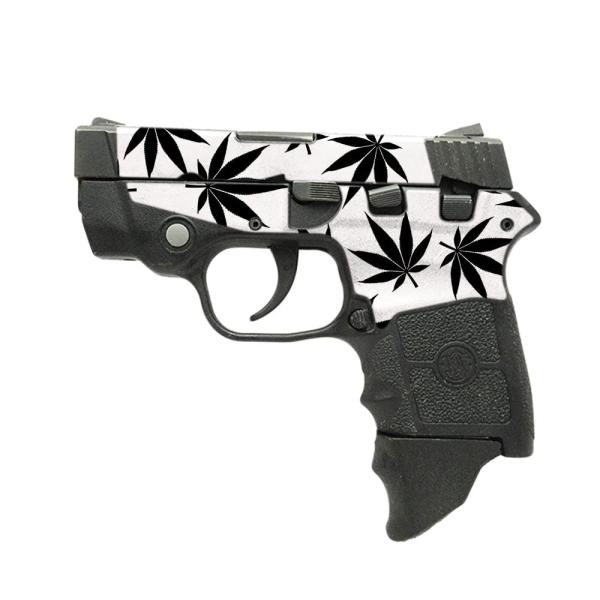 ・SET THE TREND: Show off your own unique style with MightySkins for your Smith ＆ Wesson M＆P Bodyguard 380 (Green or No L...
