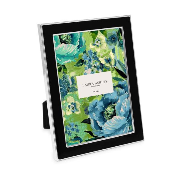 ・LAURA ASHLEY BRINGS PHOTOS TO LIFE: Laura Ashley frames aren't just for displaying your photographs- they serve as esse...