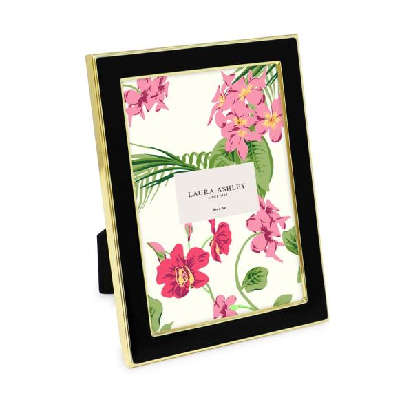 ・LAURA ASHLEY BRINGS PHOTOS TO LIFE: Laura Ashley frames aren't just for displaying your photographs- they serve as esse...