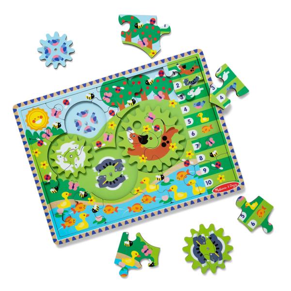 ・Piece together an animal-themed 24-piece wooden jigsaw puzzle with 4 interlocking gears that spin・Artwork on wooden puz...