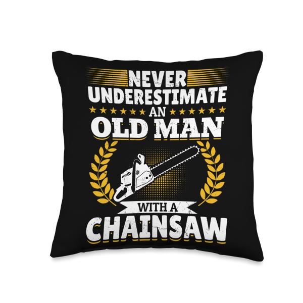 ・Our motif with the distinctive chainsaw motif and the powerful saying "Untersch〓tze niemals einen alten Mann mit einer ...