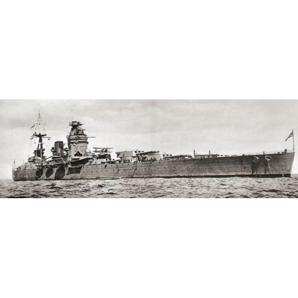 ・Title - EDITORIAL HMS Rodney. To save weight and space all the main armament was grouped together forward an arrangemen...