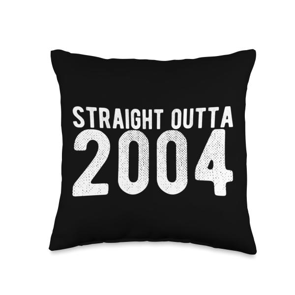 ・Straight Outta 2004・100% spun-polyester fabric・Double-sided print・Filled with 100% polyester and sewn closed・Individual...