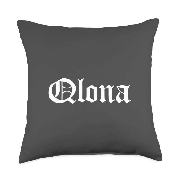 ・100% spun-polyester fabric・Double-sided print・Filled with 100% polyester and sewn closed・Individually cut and sewn by h...