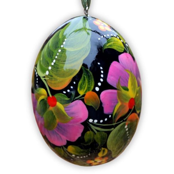 ・HANDCRAFTED EASTER EGGS WITH PETRYKIVKA DESIGN Petrykivka is an ancient Ukrainian painting style, recognized by UNESCO,...