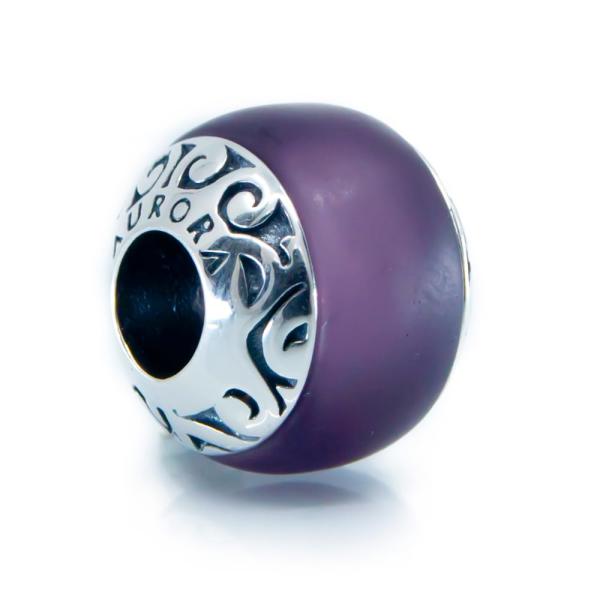・Maori style engraving and Purple Sea Glass in the centre・Charm is hand finished and made from top quality material: sol...