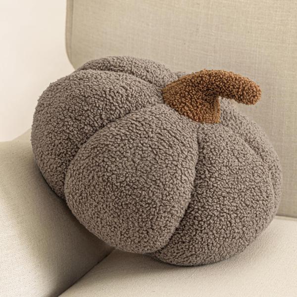・Material: Ultra soft Teddy fleece material, cute pumpkin shape 3D pillow with PP cotton insert.・Size: 6 x 12 inch, pump...