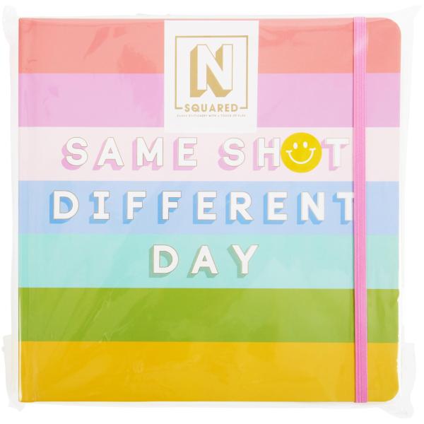 ・Comes with (1) Signature C.R. Gibson 3-in-1 journal with 480 interior pages (240 sheets)・Our lined, blank, and dot grid...