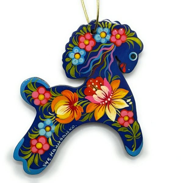 ・? UNESCO HERITAGE: Immerse yourself in the rich cultural heritage of Ukraine with hand painted Christmas ornaments show...