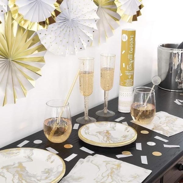 ・PACK CONTENT: Each set includes 16 napkins, each napkin measures 5" x 5" ensuring you have enough to accommodate your g...