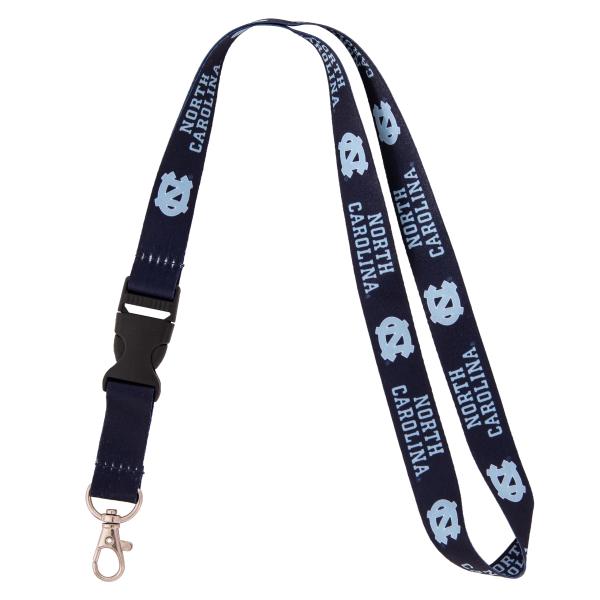 ノースカロライナ大学チャペルヒル（UNC Tar Heels）の公式ライセンス商品です。耐久性の高いポリエステル素材で、鮮やかなデザインを両面印刷。着脱可能なプラスチックスナップバックルとメタルクラスプ付き。鍵や学校・職場のIDカードをしっ...